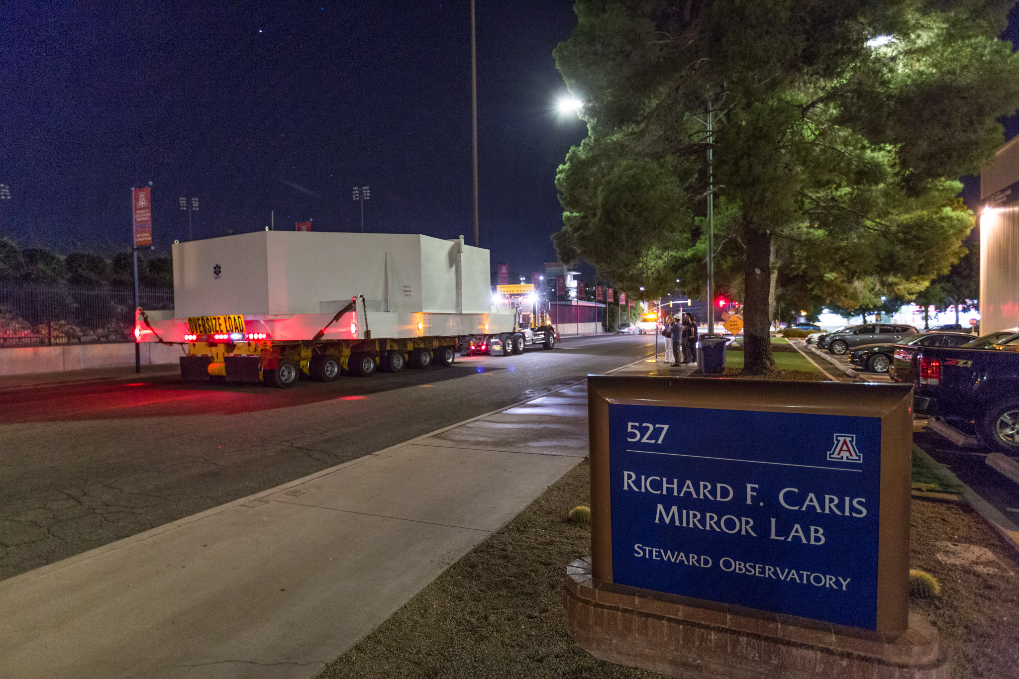 Here’s How Giant Telescope Mirrors Are Shipped Cross-Country | Richard ...